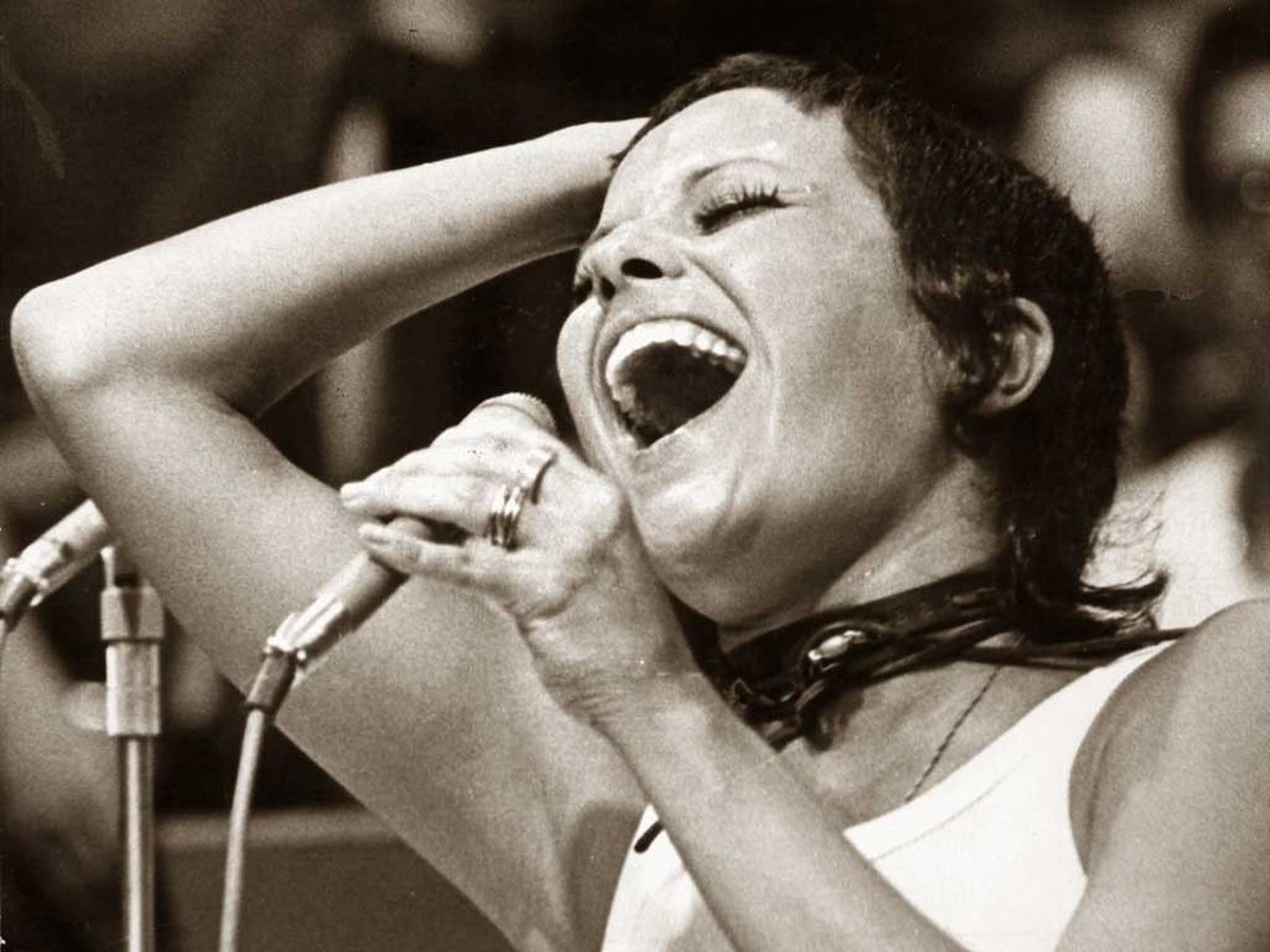 Gravação inédita de Elis Regina renasce em nova versão de 'Corsário'; ouça