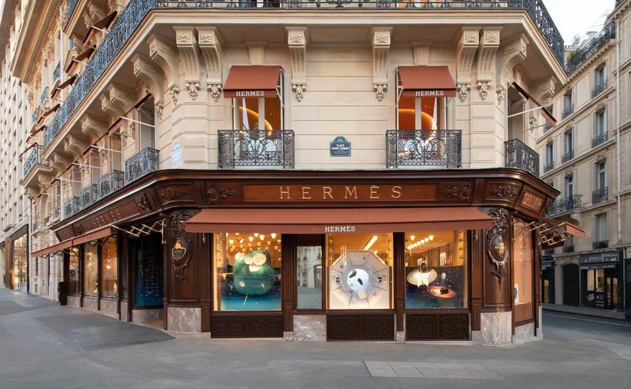 Grife de bolsas e itens de luxo francesa Hermès anuncia aumento de ...