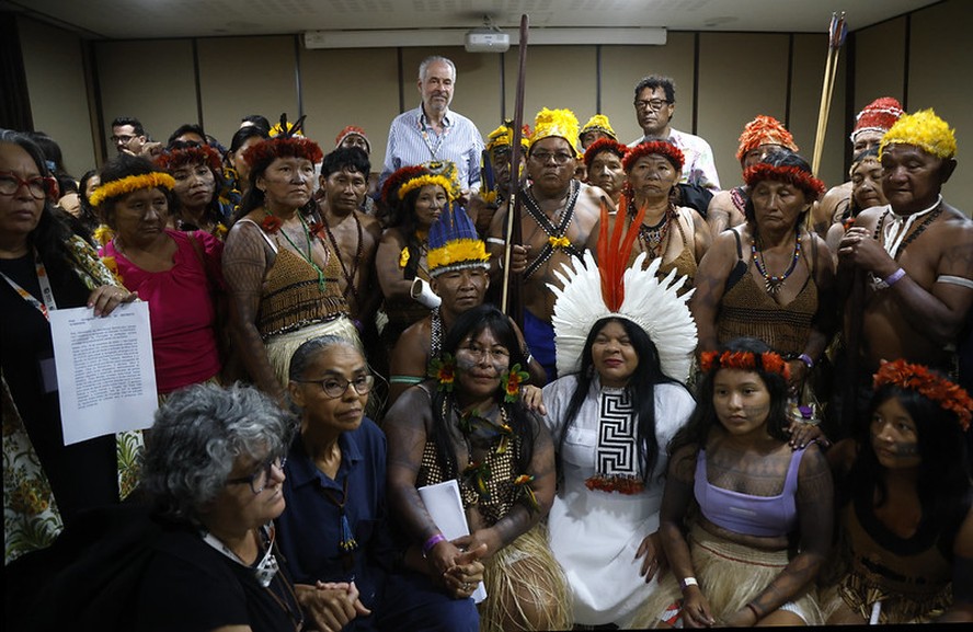 Indígenas Munduruku entregam reivindicações ao governo e cobram reunião ...