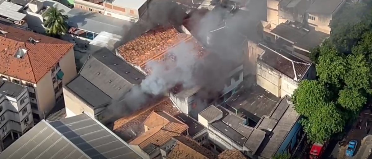 Fábrica que pegou fogo em Ramos (RJ) não tinha alvará dos Bombeiros ...