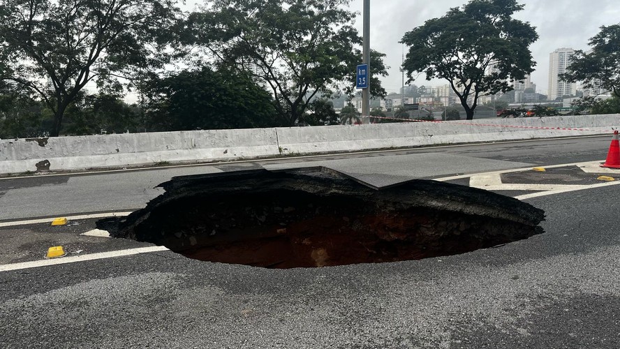 Sabesp prevê liberação da pista central da Marginal Tietê ainda nesta ...