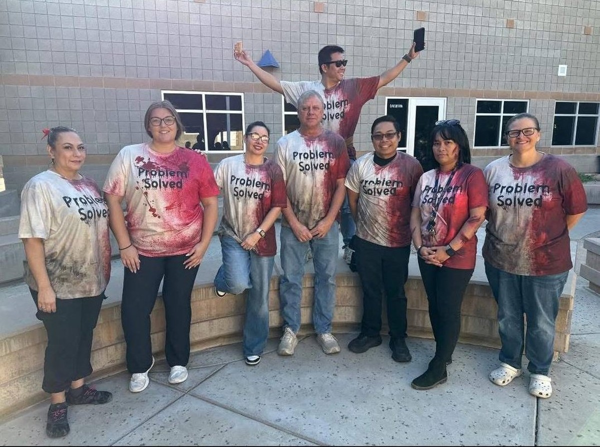 Professores recebem ameaças após fantasias de Halloween serem ...
