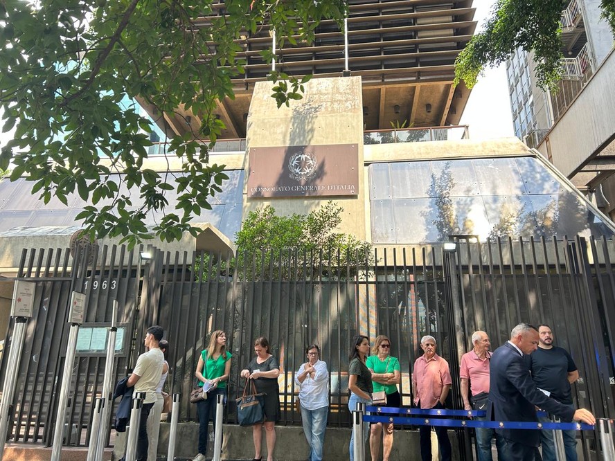 Famílias já enfrentam problemas no consulado italiano após novas regras ...