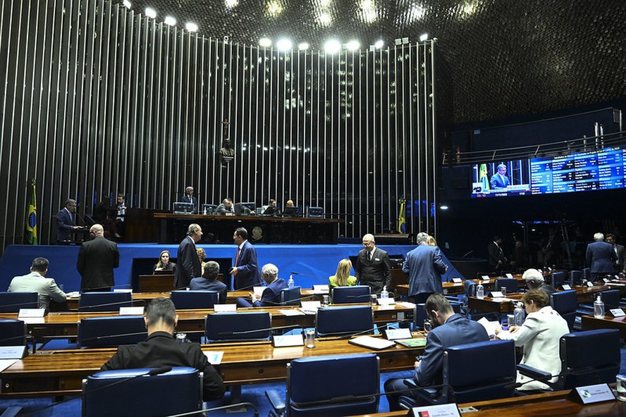 CCJ do Senado aprova PEC que concede autonomia financeira ao BC e ...