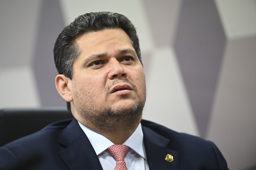 Alcolumbre critica bloqueio de emendas e defende autonomia do Senado na ...