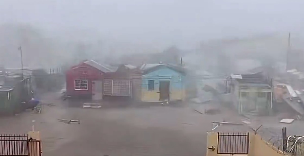 Passagem do furacão Melissa pelo Caribe deixa mais de 30 mortos