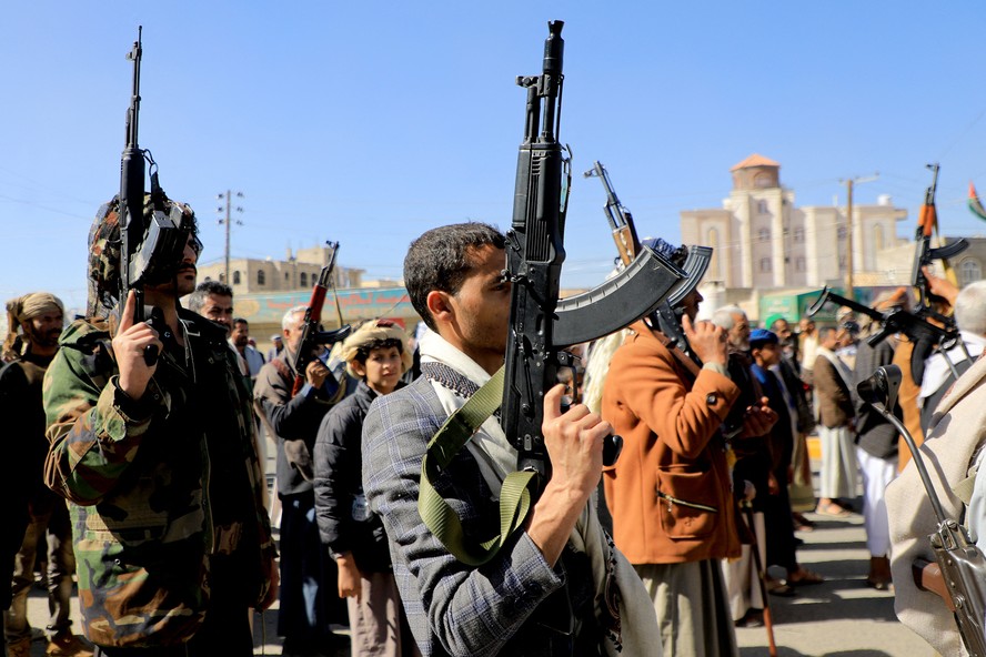 Ataque de rebeldes houthis no Mar Vermelho causa impactos econômicos