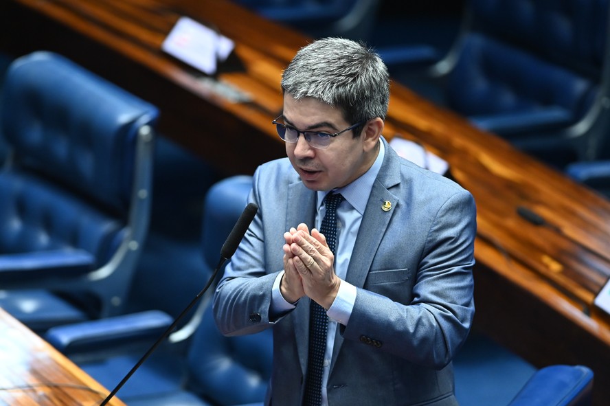 'Nunca vi um lobby tão poderoso no Congresso', diz Randolfe Rodrigues ...