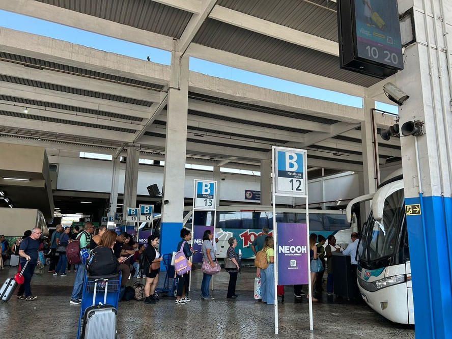 Feriadão: cerca de 300 mil passageiros devem passar pela Rodoviária do Rio | Rio de Janeiro | cbn