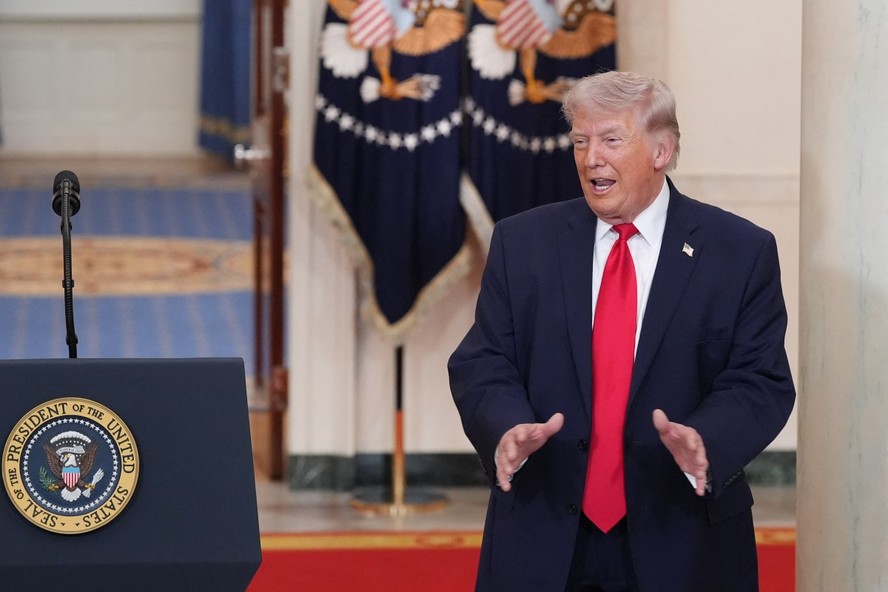 Em resposta a Trump, Irã afirma mandará americanos para um período ...