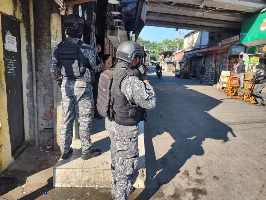 PM é baleado em confronto com criminosos no Jacarezinho, na Zona Norte ...