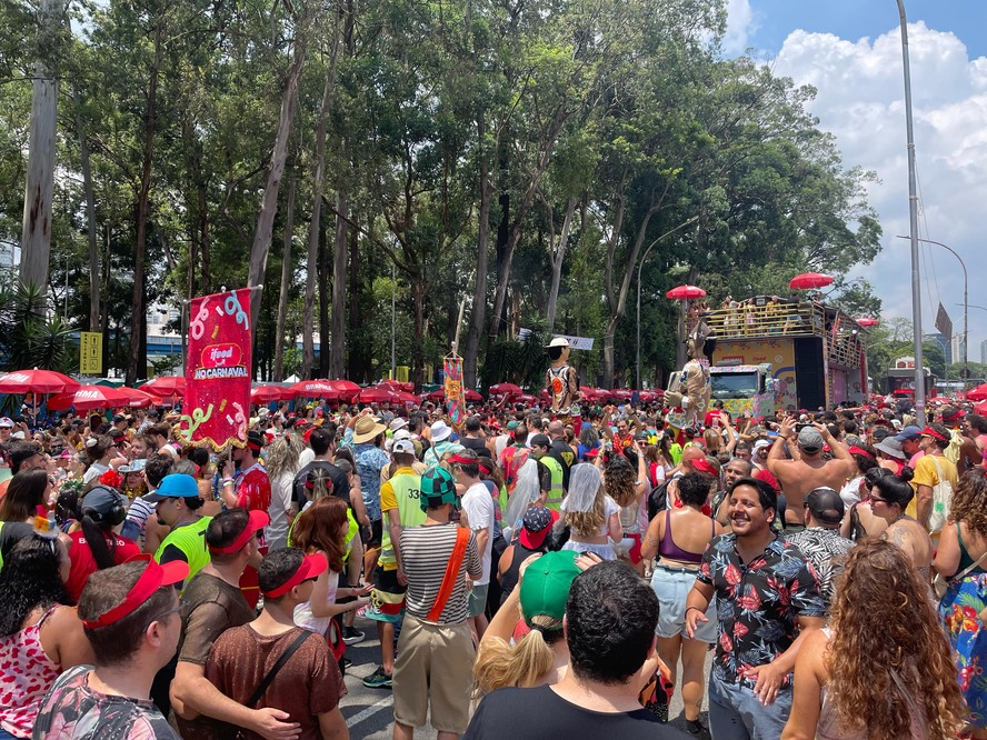Prefeitura de São Paulo divulga editais para blocos de rua do Carnaval ...