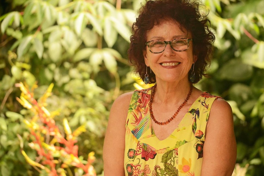 Escritora Roseana Murray, que foi atacada por três pitbulls, tem alta ...