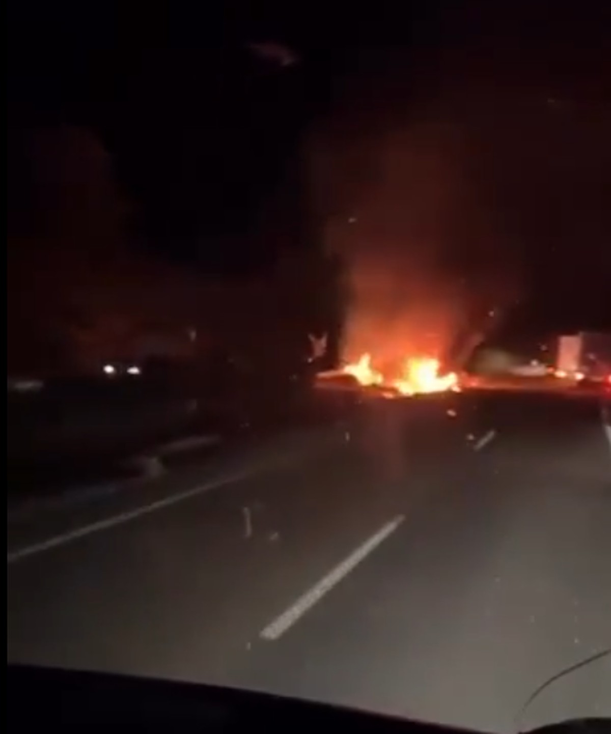 Vídeo mostra carro em que estava Diogo Jota e irmão pegando fogo após ...