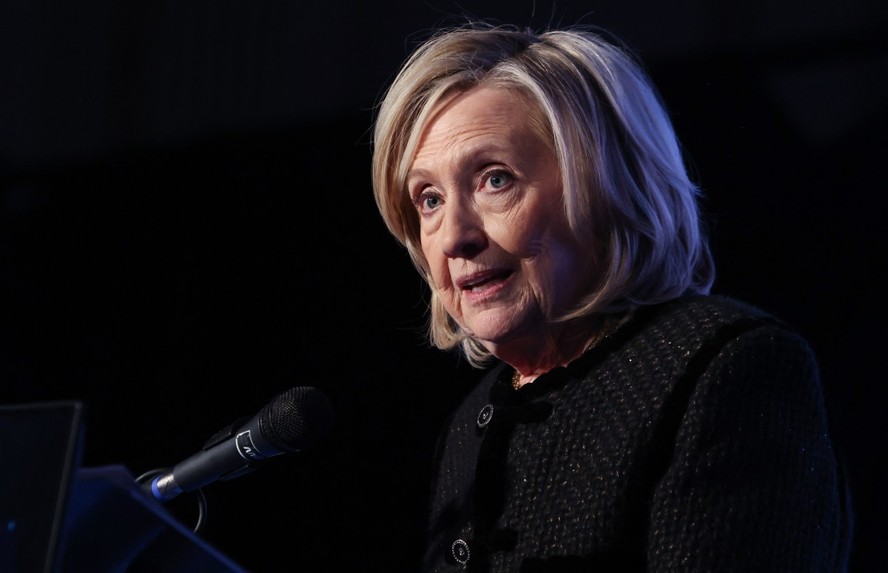 Hillary Clinton nega ter informações sobre crimes de Jeffrey Epstein em ...