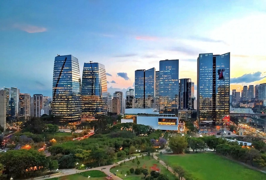 Criminosos invadem prédio no Itaim Bibi (SP) e fogem após serem ...