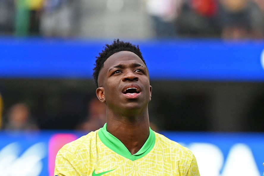 Vinícius Júnior é poupado de treino da seleção após dores na coxa