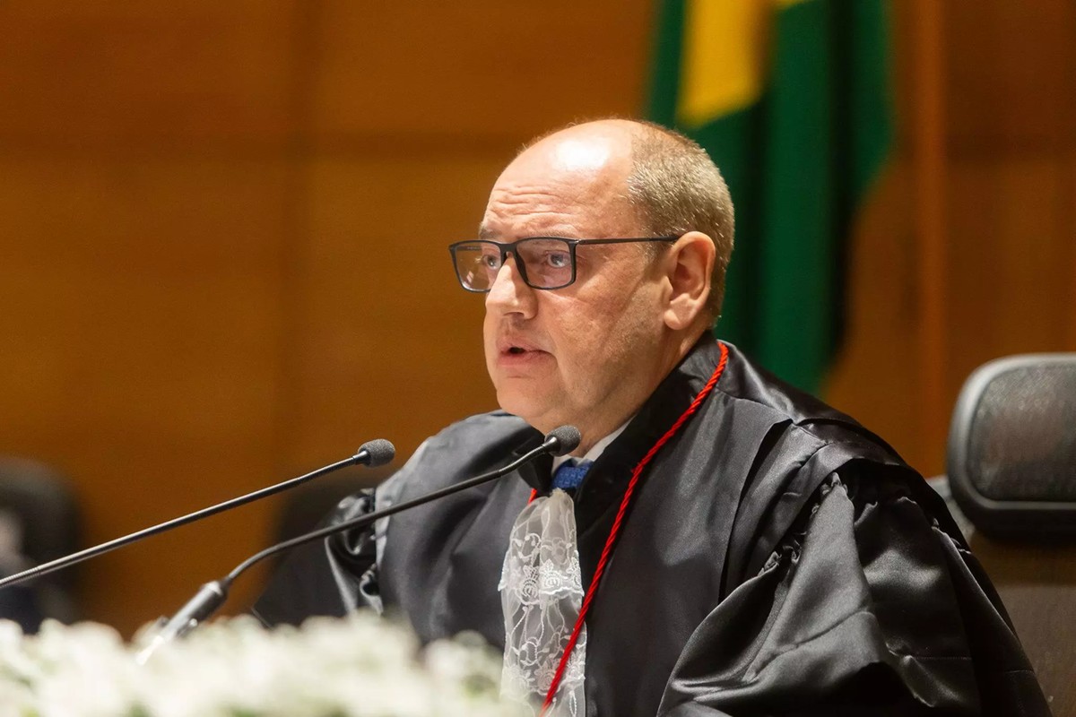 Governador em exercício do Rio intensifica 'faxina' e exonera mais de ...