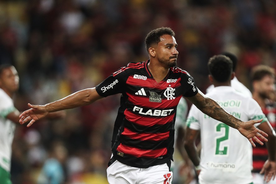 Flamengo goleia o Juventude por 6 a 0 e mantém a liderança do Brasileirão