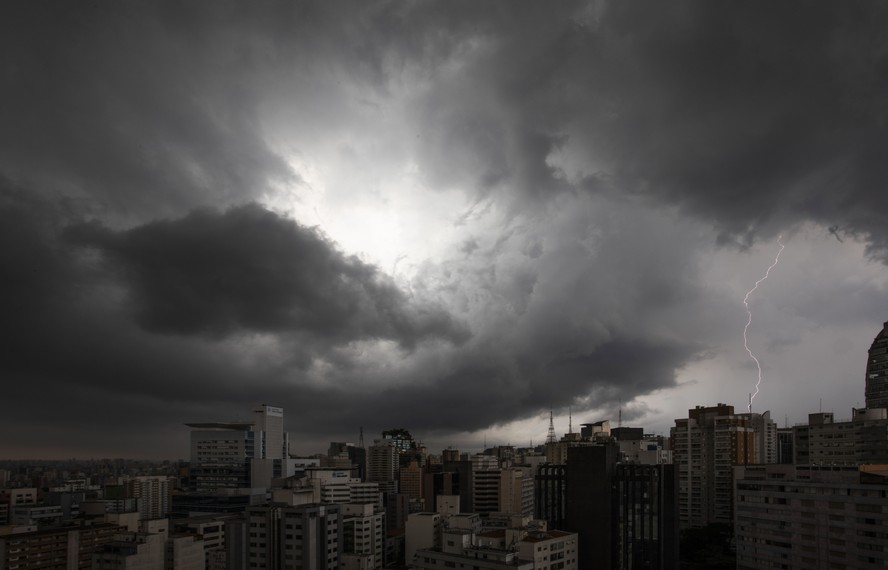 Quinze estados estão em alerta de 'perigo' de chuva pelo Inmet nesta ...