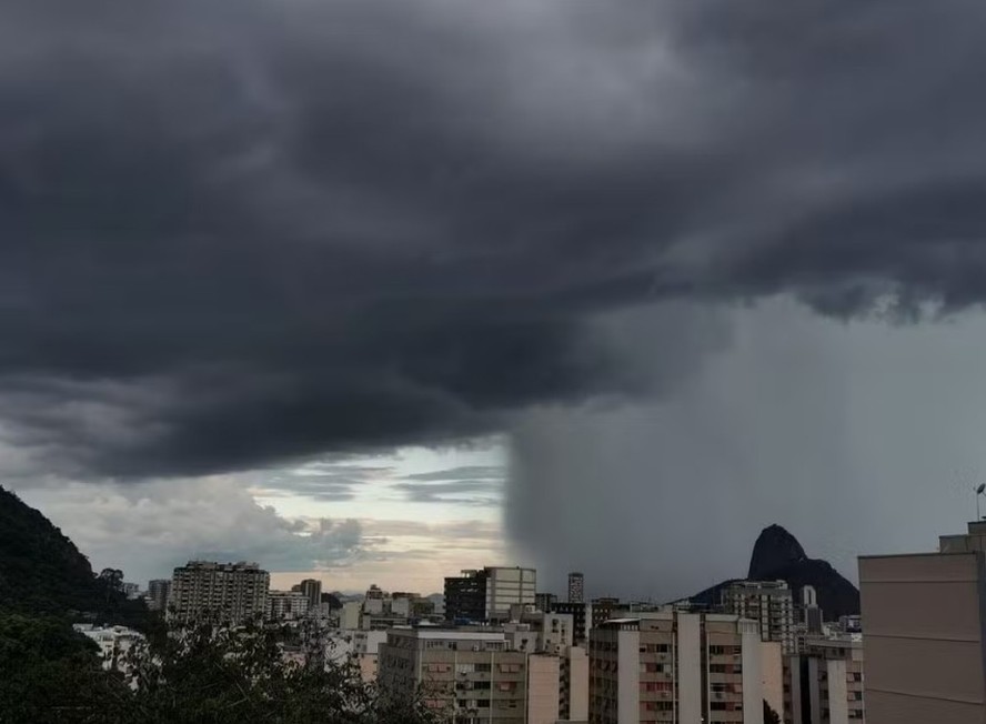 Meteorologistas mantêm a previsão de tempestades para esta sexta no Rio