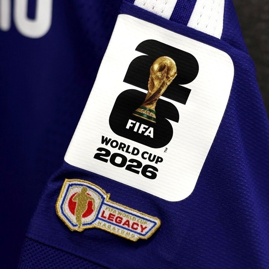 Neuer estreou detalhe especial na camisa que será usado por 'lendas ...