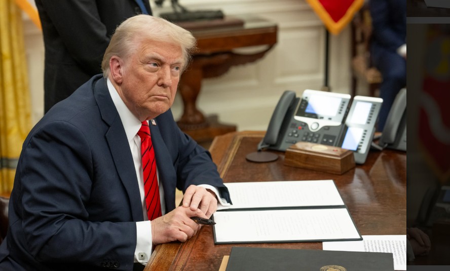 Trump foi informado pelo governo de que seu nome consta nos arquivos de ...