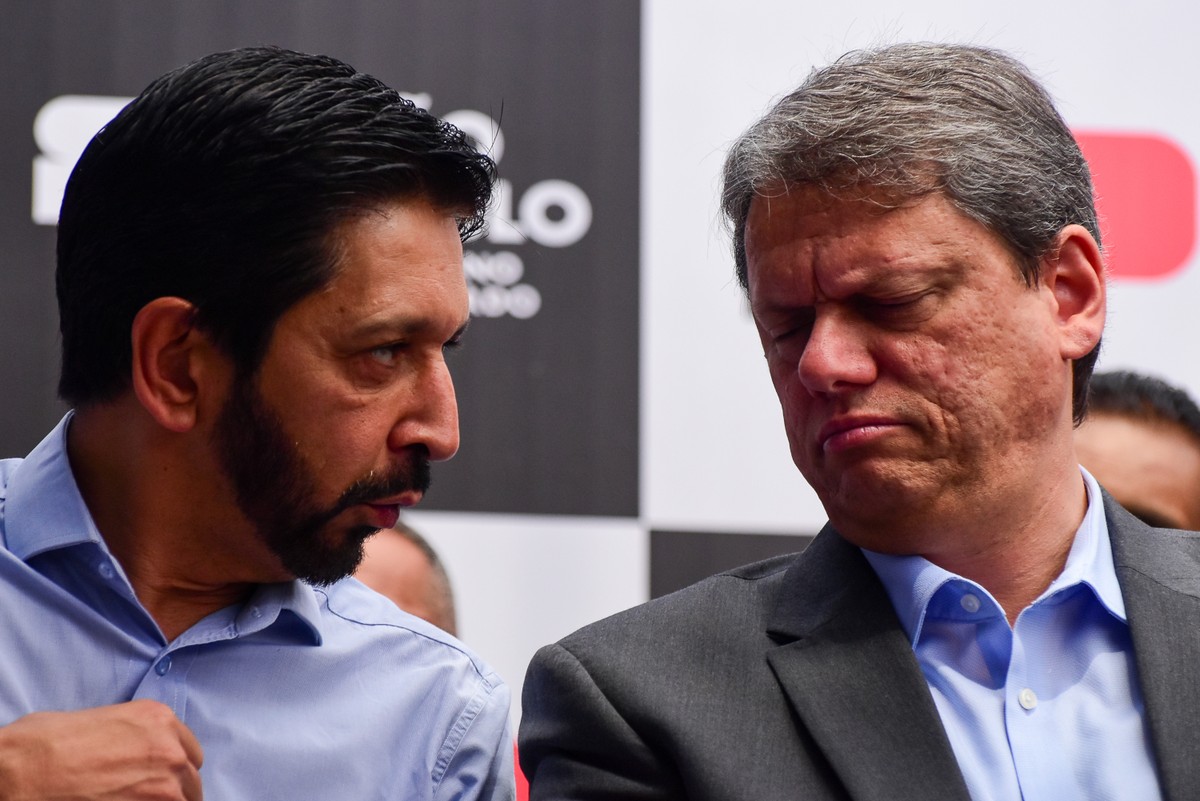 Tarcísio e Nunes reafirmam apoio a Bolsonaro após denúncia da PGR