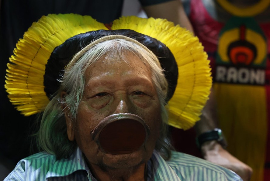 Cacique Raoni critica exploração de petróleo na Amazônia durante ...