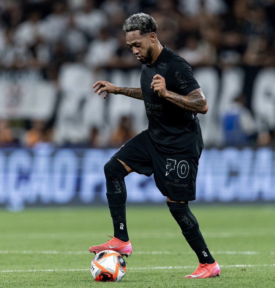 Corinthians espera contar com José Martínez contra o Santos