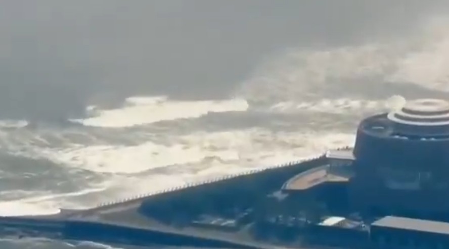 Japão esvazia usina nuclear de Fukushima após tsunami no país