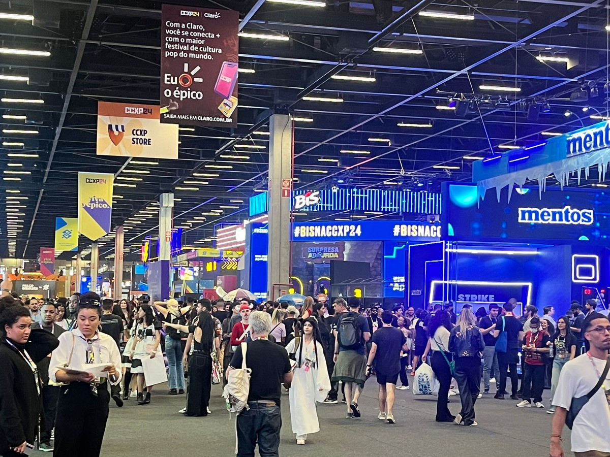 Primeiro dia da Comic Con Experience em SP atrai fãs animados e ...