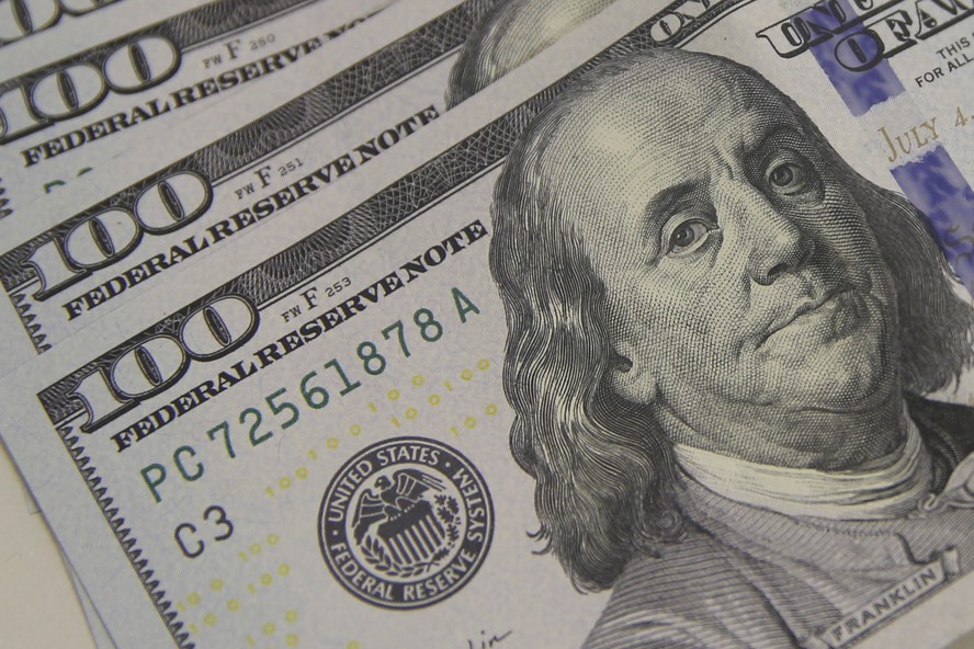 Dólar bate novo recorde e chega a R$ 6,30