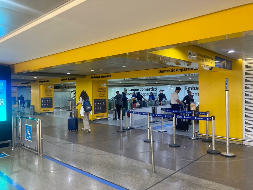 Imigrante no Aeroporto de Guarulhos está com catapora, e não Mpox, diz ...