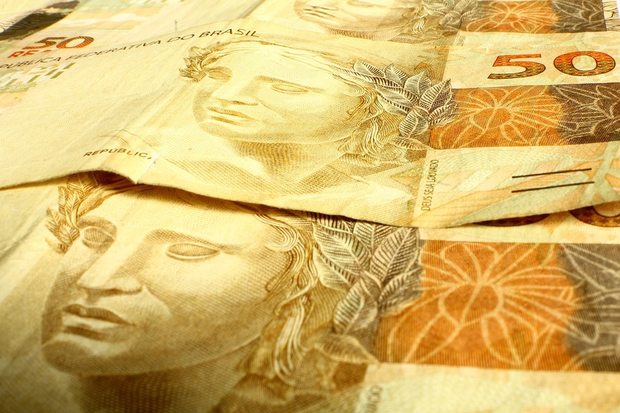 Copom indica manutenção da Selic em 15% por período prolongado