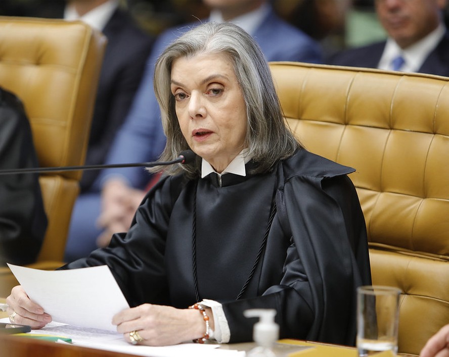 Cármen Lúcia diz que votação acontece com tranquilidade e sem ...
