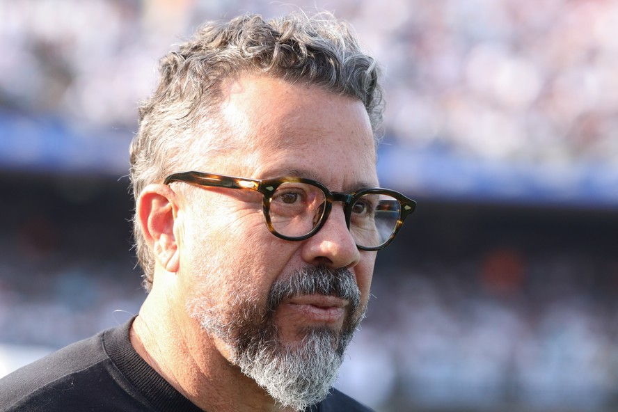 Santos demite Cléber Xavier após goleada sofrida contra o Vasco