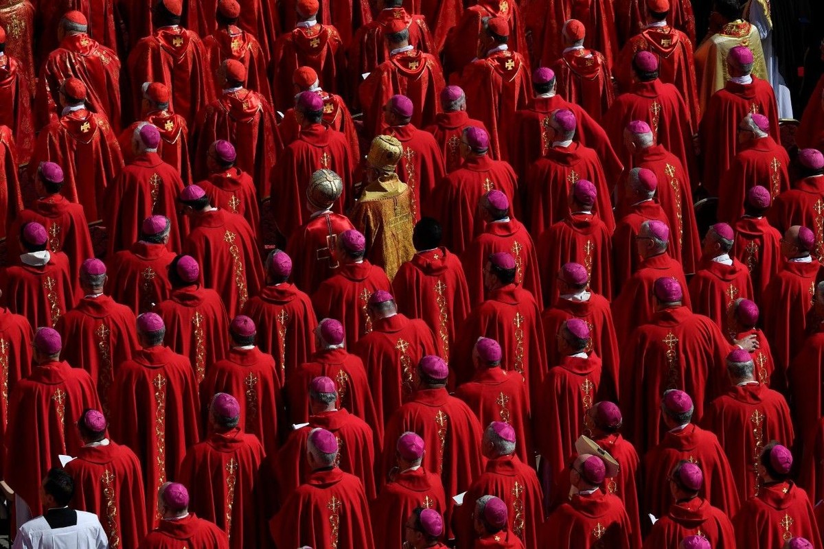 Horário, língua oficial, vestimenta, número de cardeais: Vaticano dá detalhes do conclave