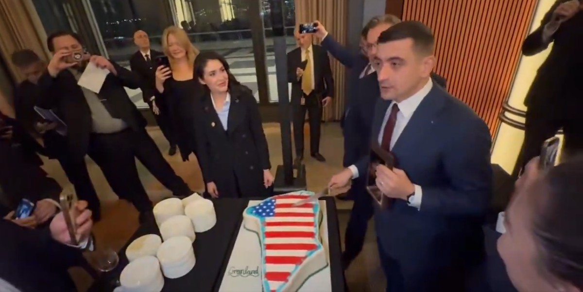 Evento com aliados de Trump tem bolo em formato da Groenlândia com ...