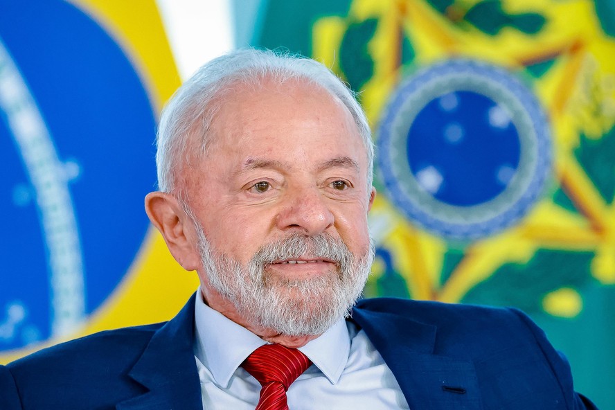 Lula comanda ato em defesa da democracia com outros chefes de Estado ...